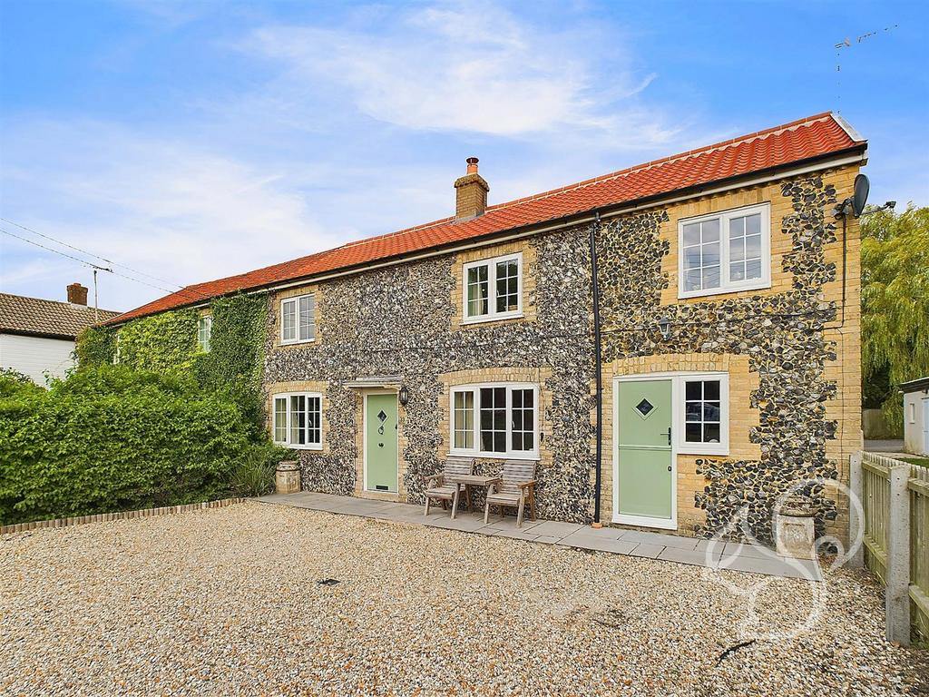 The Street, Bury St. Edmunds IP29 4 bed semi-detached house - £450,000