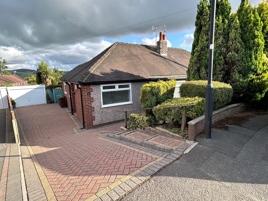 Hawkshead Road, High Crompton, Shaw... 2 bed bungalow - £249,950