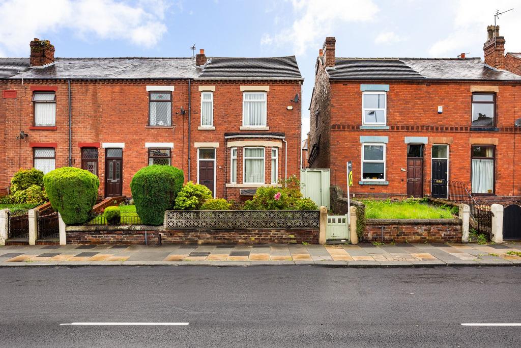 Wigan Road, Ashton-In-Makerfield, WN4 3 bed end of terrace house - £160,000