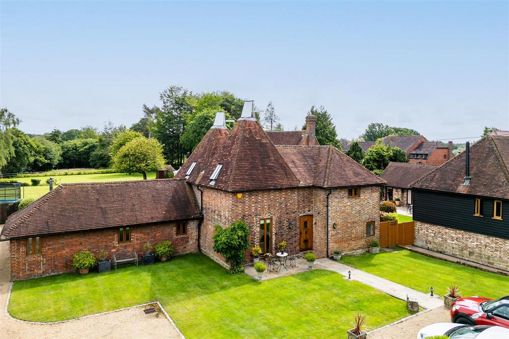 Moses Farm, Piltdown 4 bed detached house - £1,100,000
