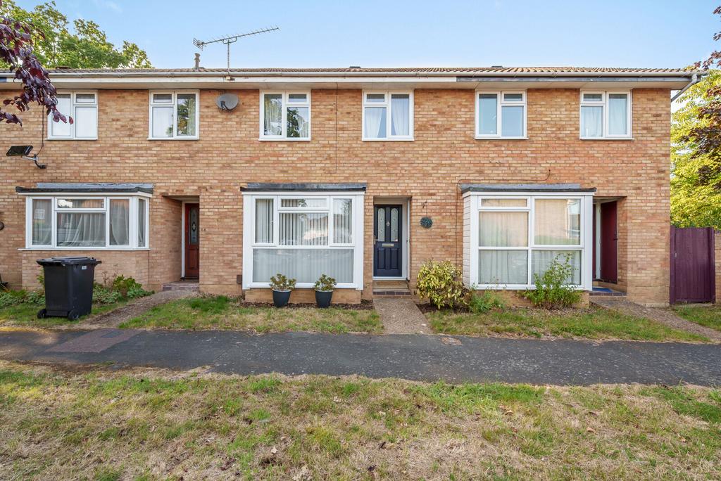 Knightswood, Woking, GU21 3 bed terraced house - £2,000 pcm (£462 pw)