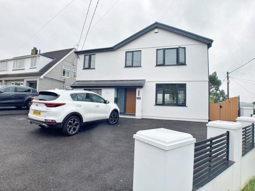 Heol Y Plas, Fforest 4 bed detached house for sale - £419,000