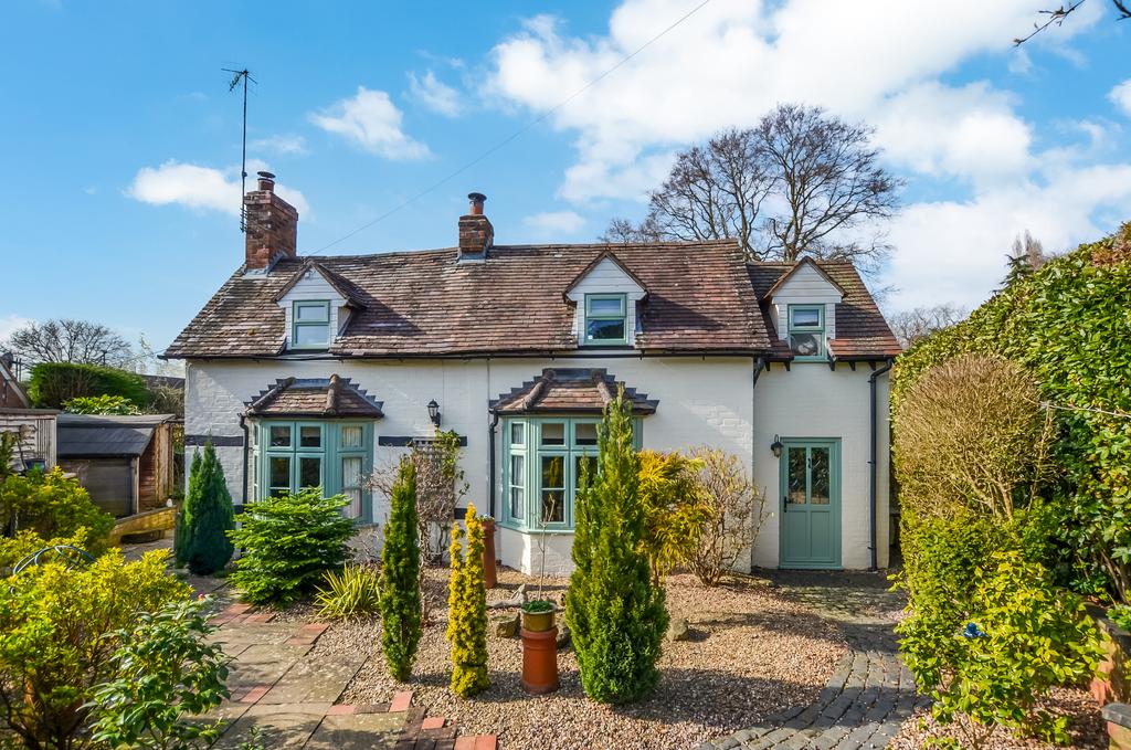 Broadmore Green, Rushwick WR2 3 bed cottage - £550,000