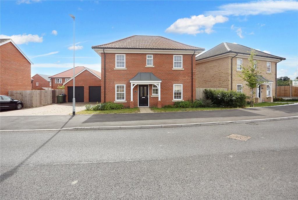 Cranes Meadow Way, Wymondham... 3 bed detached house - £1,350 pcm (£312 pw)