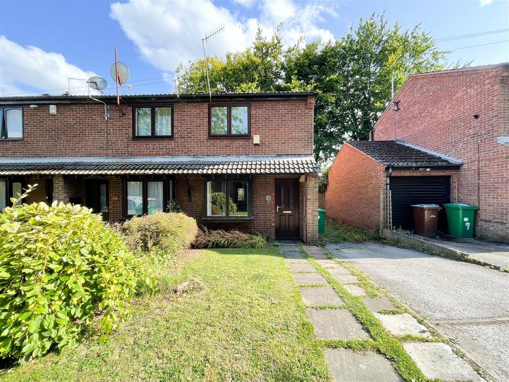 Portland Court, Nottingham NG5 2 bed townhouse - £825 pcm (£190 pw)