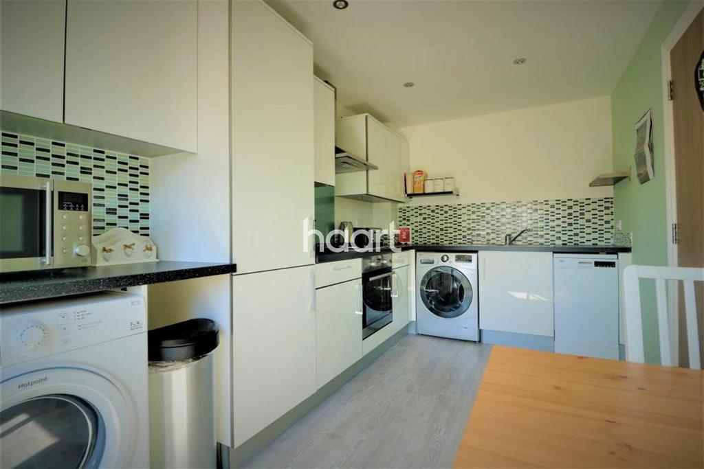 Bramley Road, Aylesbury 3 bed semi-detached house to rent - £1,800 pcm ...