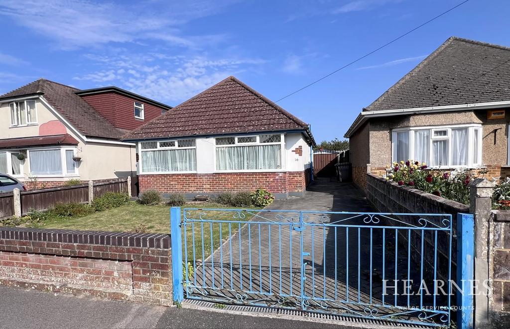 Palfrey Road, Bournemouth, BH10 3 bed detached bungalow - £340,000
