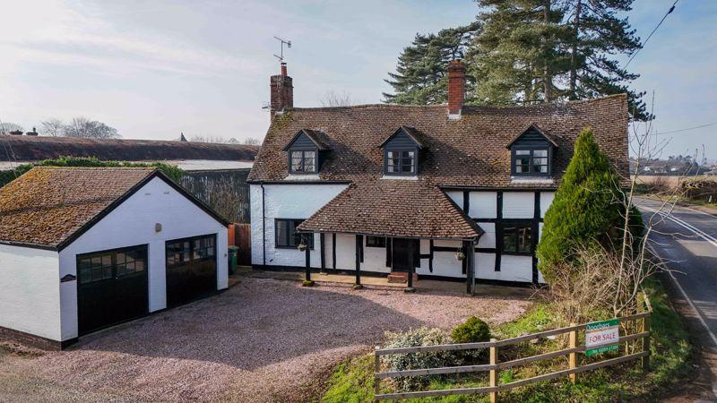 Winterfold, Kidderminster 4 bed cottage - £495,000