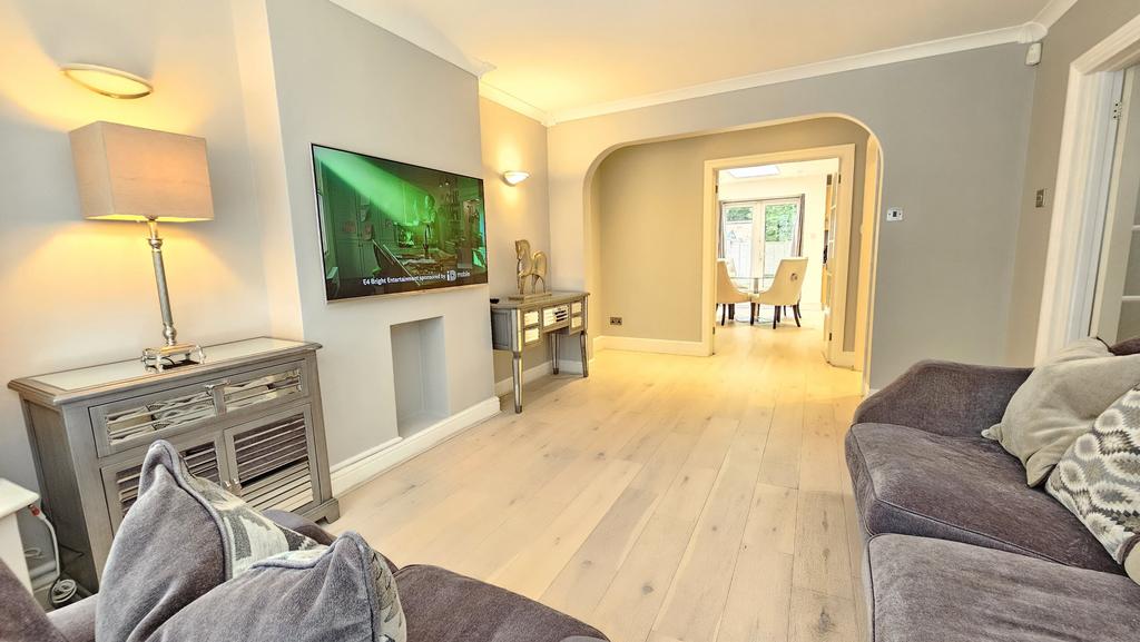 Booth Road, Colindale, London, NW9 3 bed semi-detached house - £2,500 ...