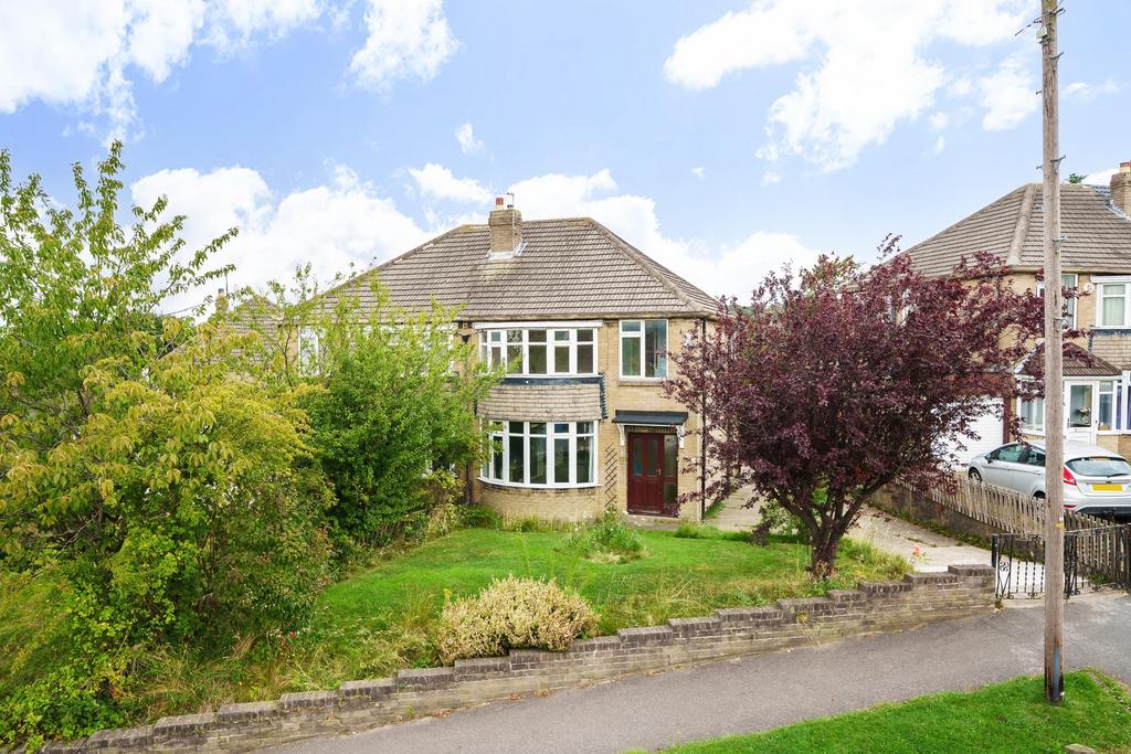 Carr Manor Drive, Leeds LS17 3 bed semi-detached house - £280,000