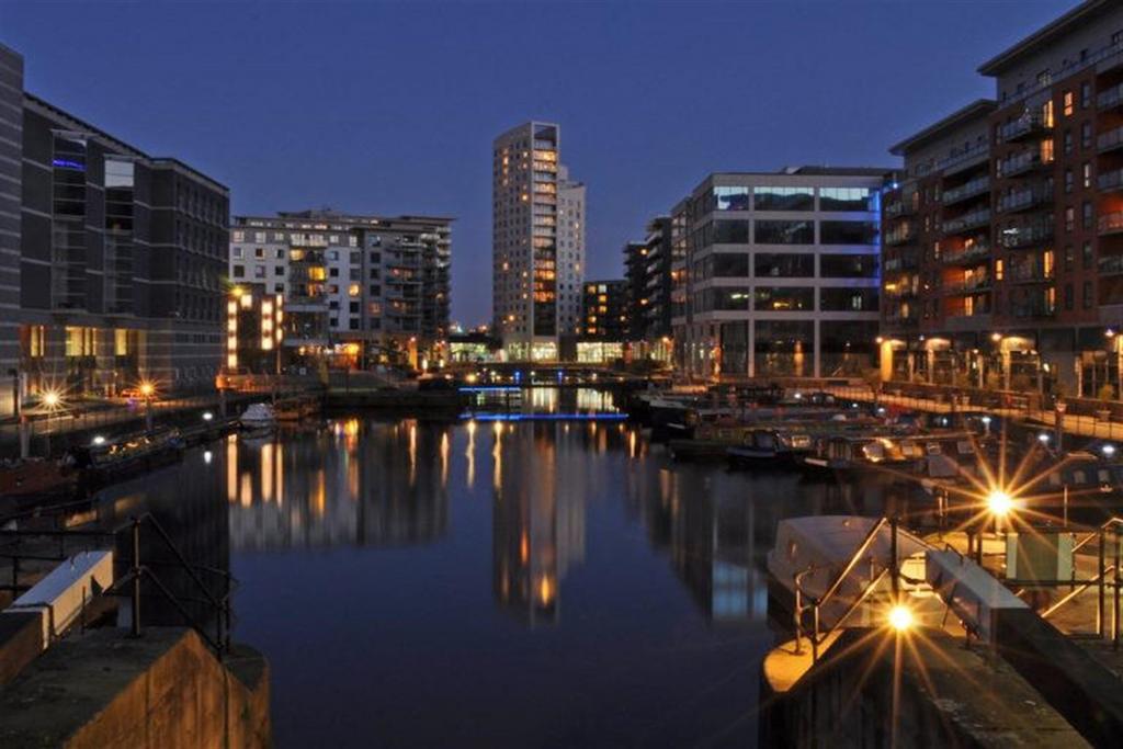 Mackenzie House, Leeds 1 bed apartment - £775 pcm (£179 pw)