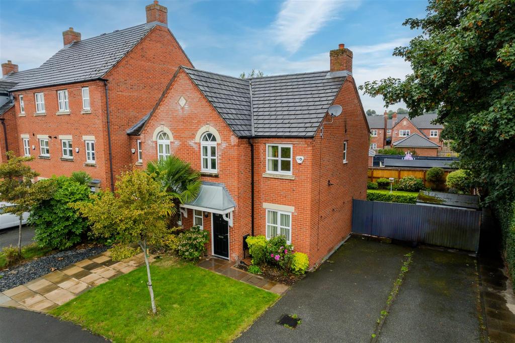 Winnington Old Lane, Northwich 3 bed house - £250,000