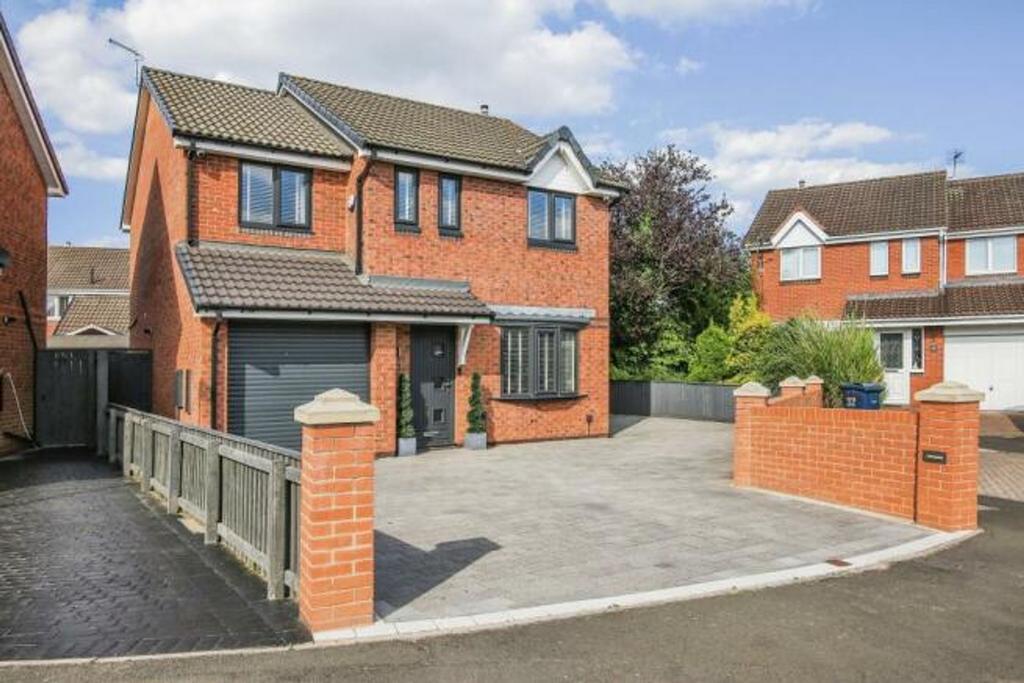 Woodvale Drive, Hebburn, NE31 4 bed detached house - £320,000