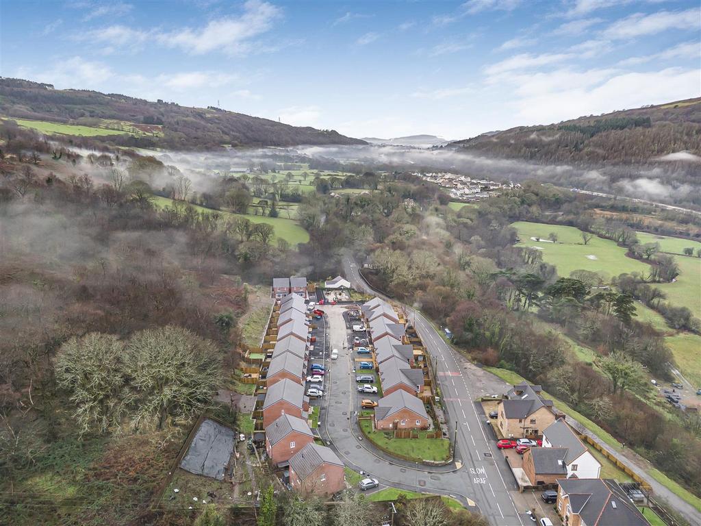 Clos Yr Ysgol, Clyne, Neath 2 bed semi-detached house for sale - £199,950