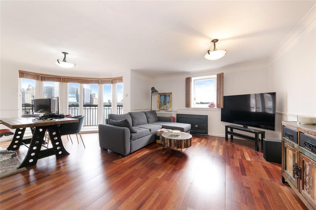 Victoria Wharf, 46 Narrow Street... 2 bed apartment - £2,950 pcm (£681 pw)
