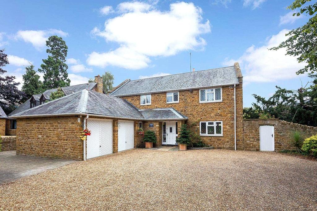 Dallington Green, Dallington Village... 4 bed detached house - £625,000