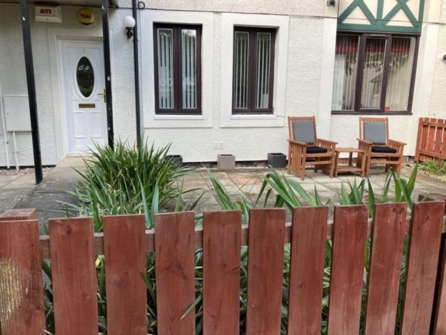 86 Kingsmere Gardens Walker Newcastle... 3 bed flat - £80,000