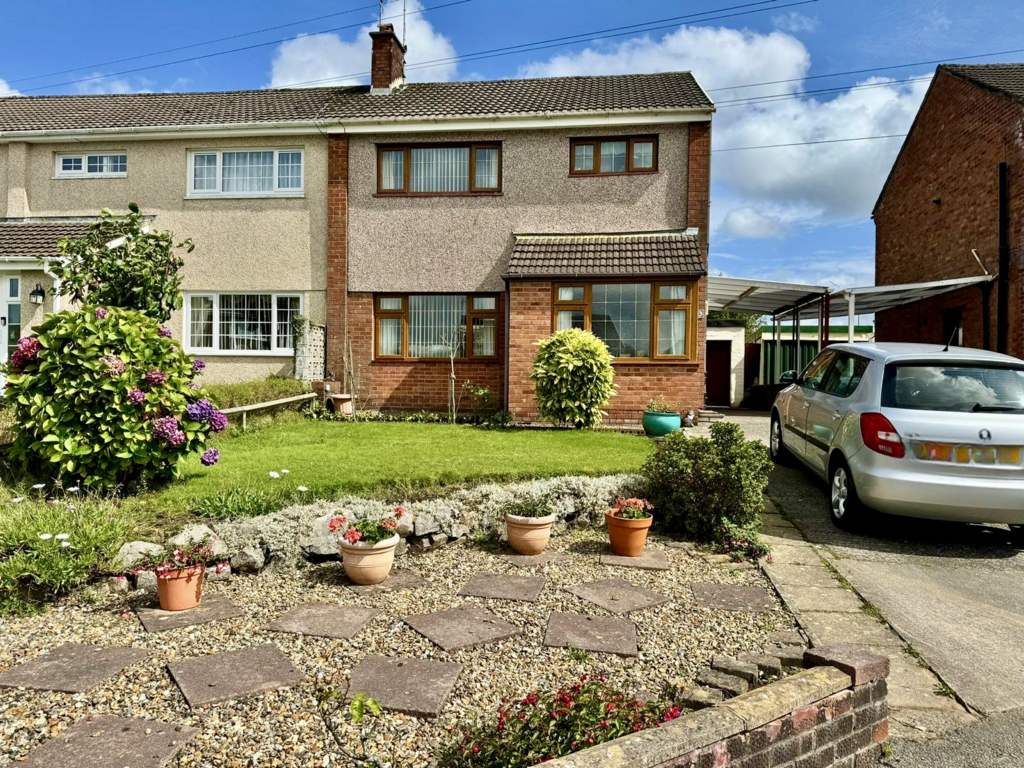 Tonteg CF38 3 bed semi-detached house - £265,000