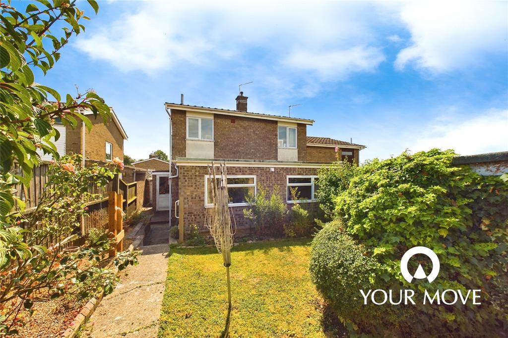 Uplands Way, Suffolk IP19 3 bed semi-detached house - £260,000