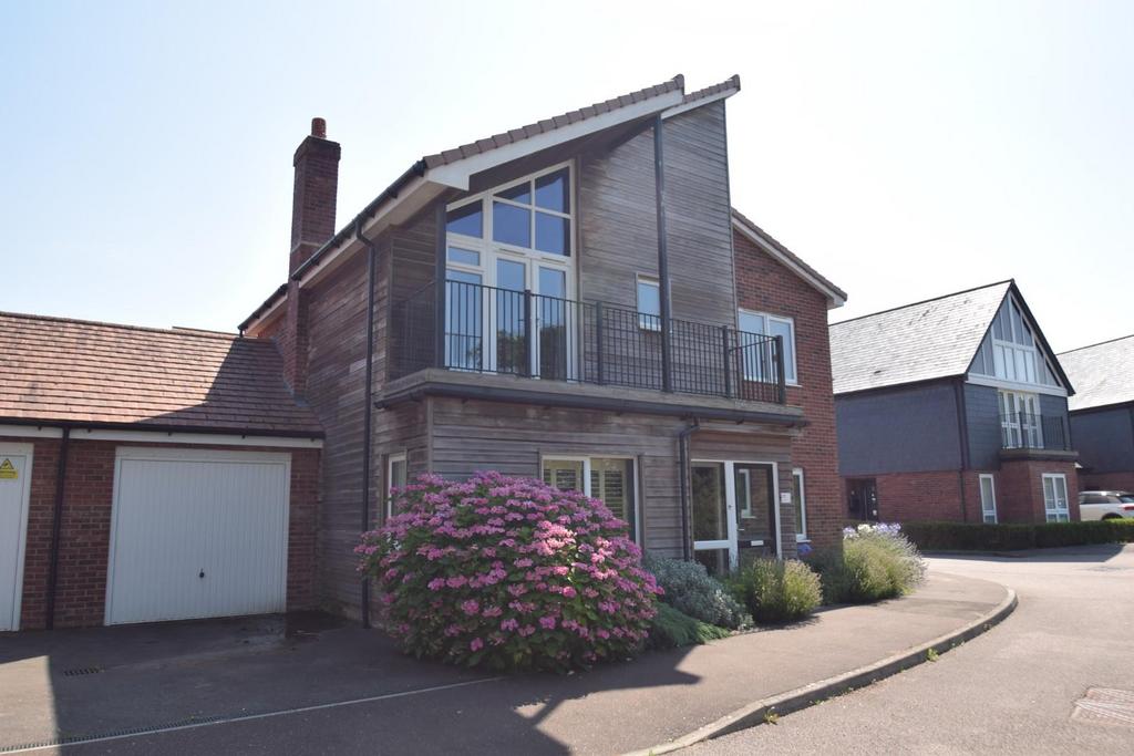 Lavender Grove, Polegate BN26 4 bed detached house - £425,000