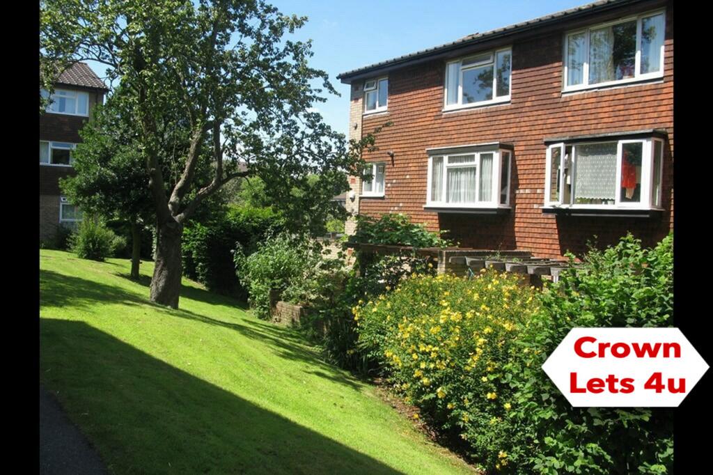 Croydon CR0 2 bed flat - £1,650 pcm (£381 pw)