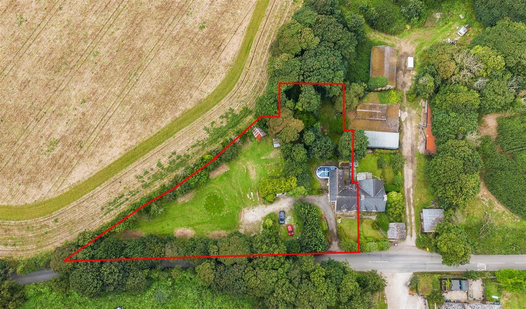 Kergilliack, Falmouth 5 bed semi-detached house - £585,000