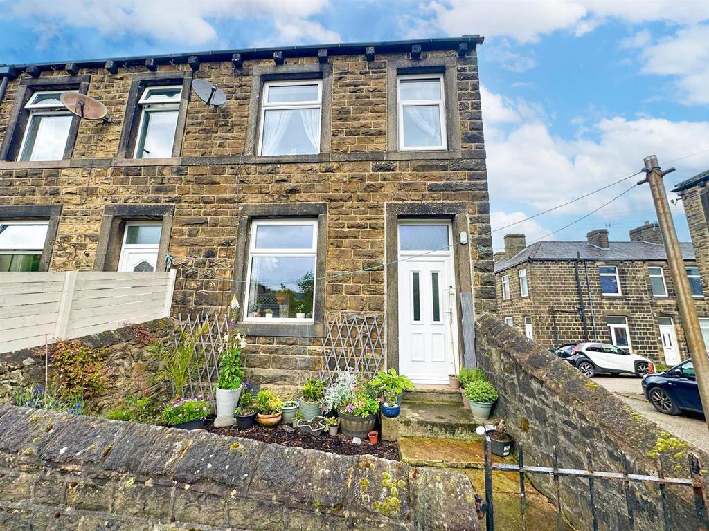 Thomas Street, Cross Hills 2 bed end of terrace house - £179,950
