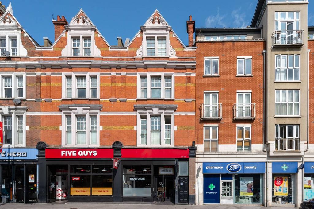 Clapham High Street, Clapham High... 1 bed flat - £350,000