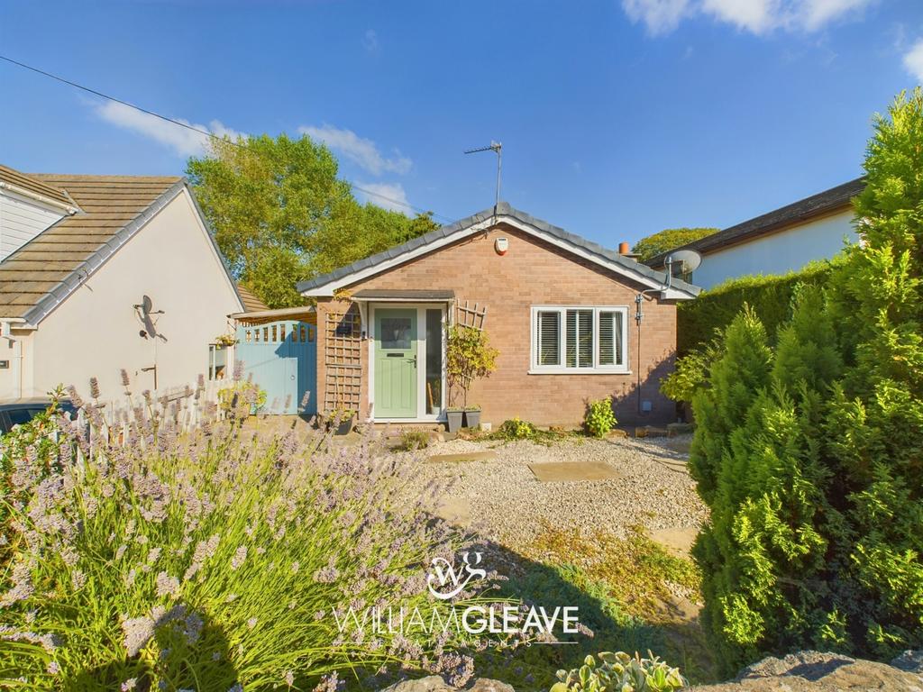 Strand Walk, Flintshire CH8 2 bed bungalow - £170,000