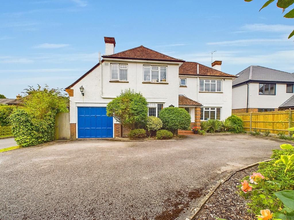 Kings Road, Horsham 4 bed detached house - £900,000