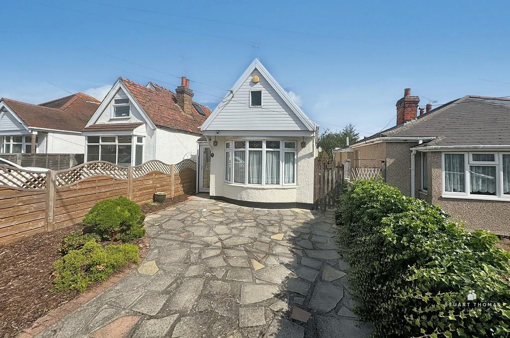 Church Road, Hadleigh 1 bed detached bungalow - £340,000