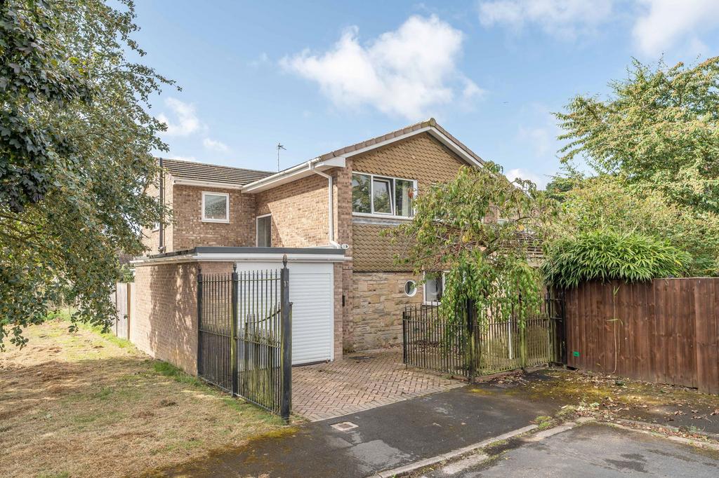 Millers Croft, York YO23 4 bed detached house - £650,000