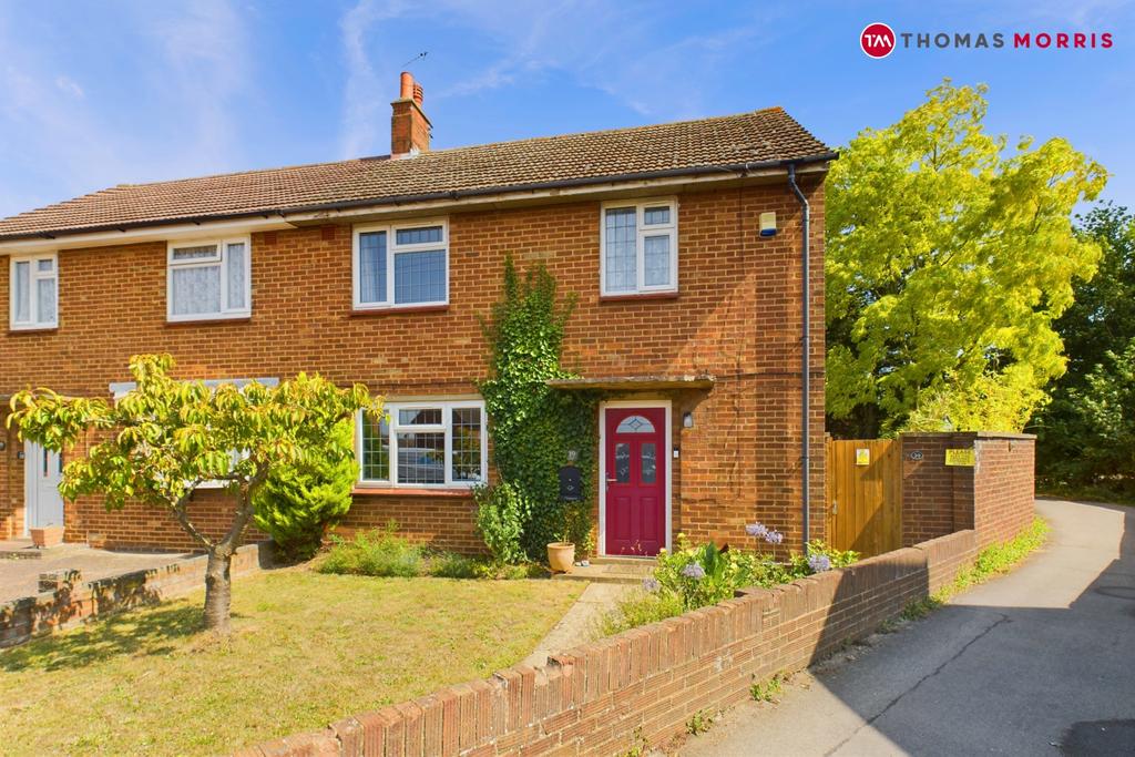 The Rowlands, Bedfordshire SG18 3 bed semi-detached house - £350,000