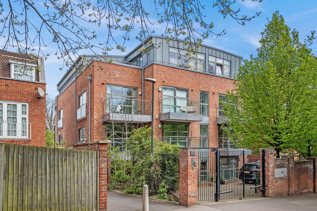 Wimbledon Hill Road, London SW19 2 bed apartment for sale - £900,000