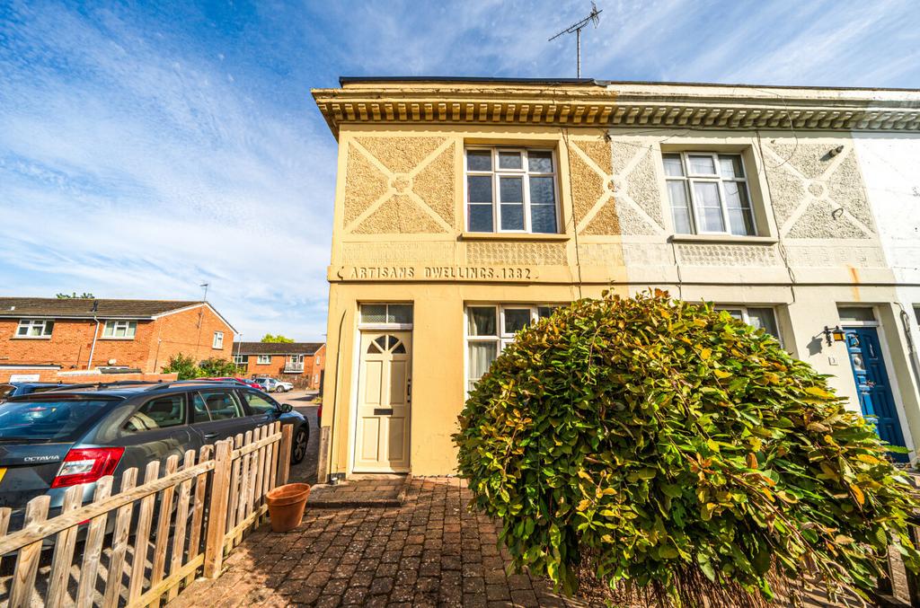 Artisans Dwellings, Essex CB10 2 bed end of terrace house - £375,000