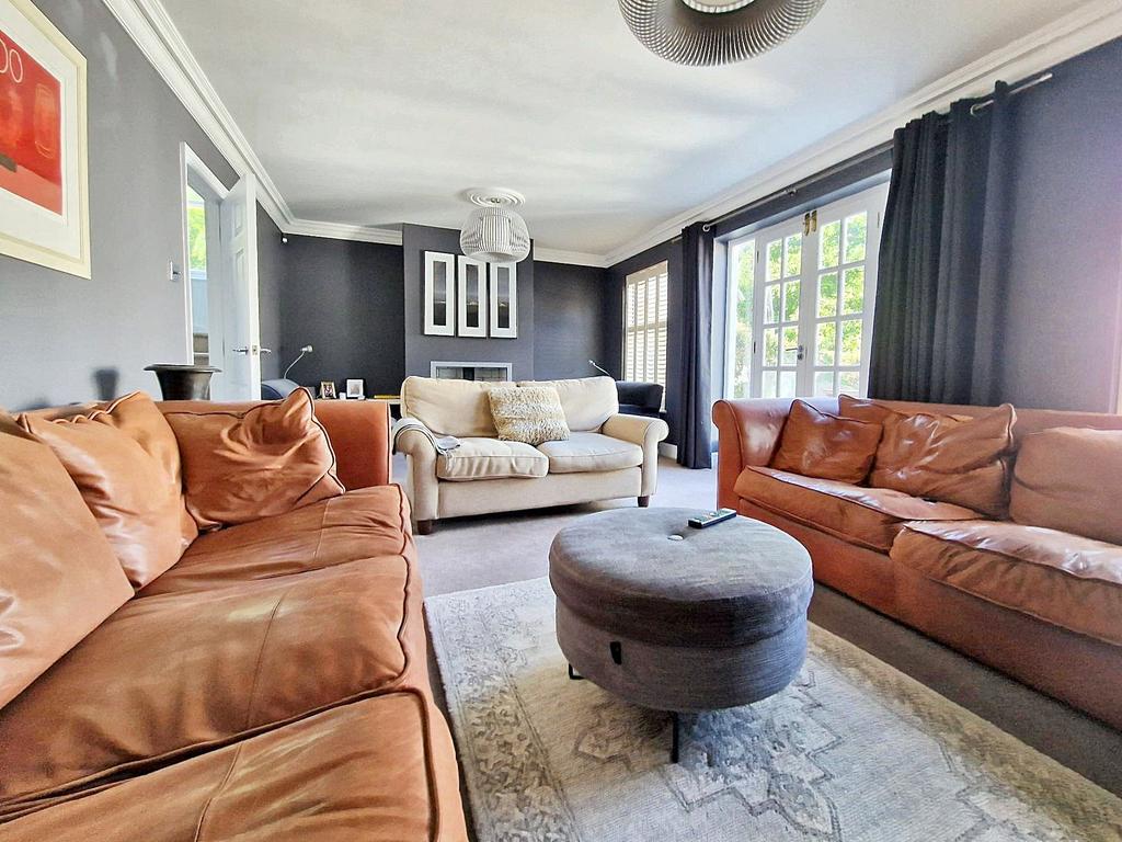 Crow Lane, Rochester 4 bed end of terrace house - £800,000