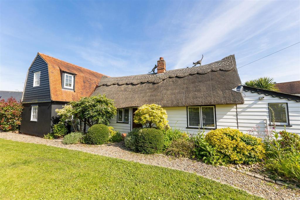 Surrey Lane, Colchester, CO5 0 3 bed cottage - £500,000