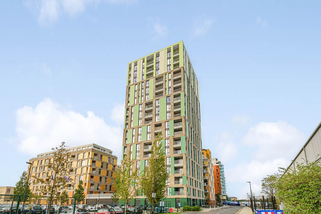 Telcon Way Greenwich SE10 1 bed flat - £1,900 pcm (£438 pw)