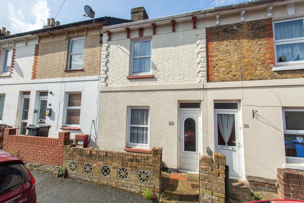 Victoria Street, Dover, Kent, CT17 2 bed terraced house for sale - £170,000