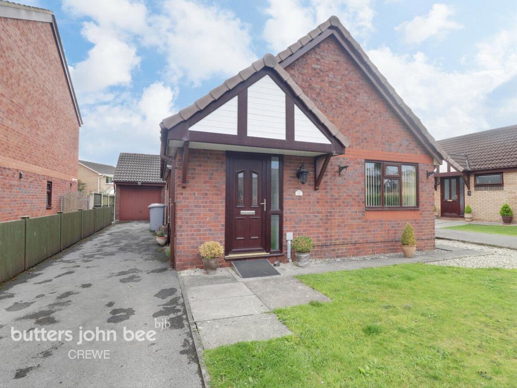 Hanbury Close, Crewe 2 bed detached bungalow - £230,000