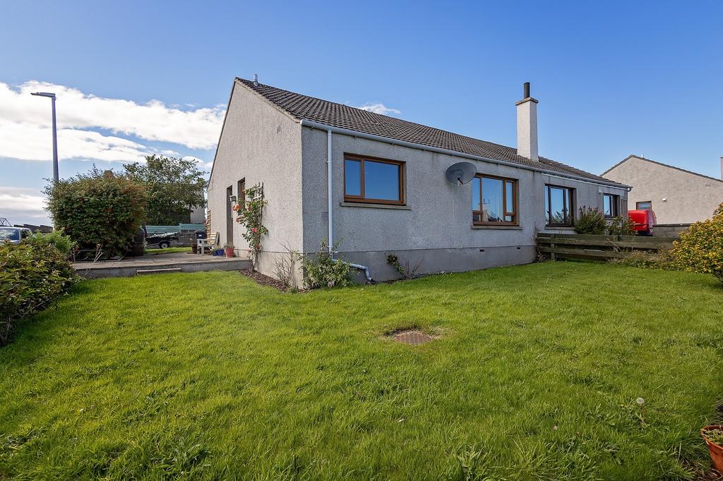 Golf View Drive, Lybster, Highland.... 2 bed semi-detached bungalow - £ ...