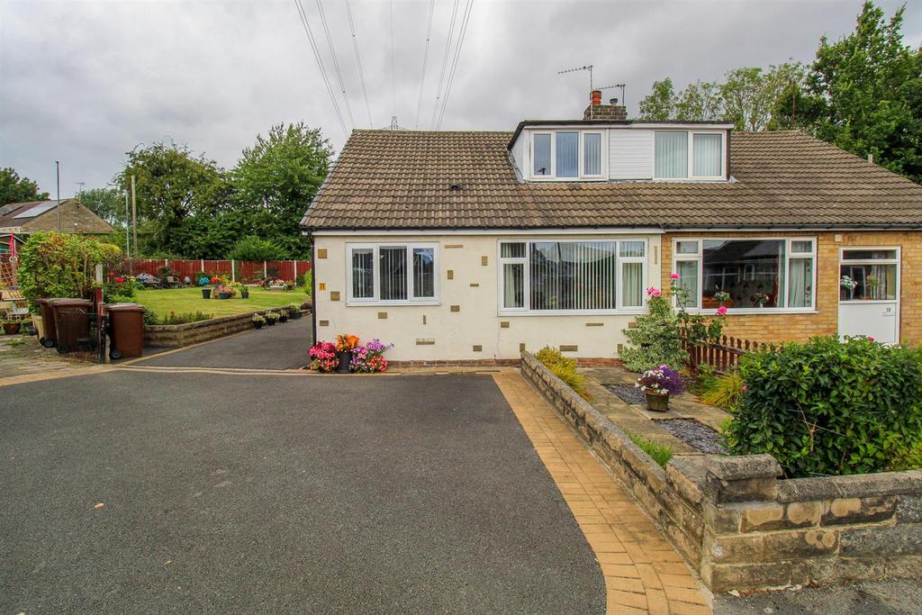 Lingwell Gate Crescent, Wakefield WF1 3 bed semi-detached bungalow - £ ...