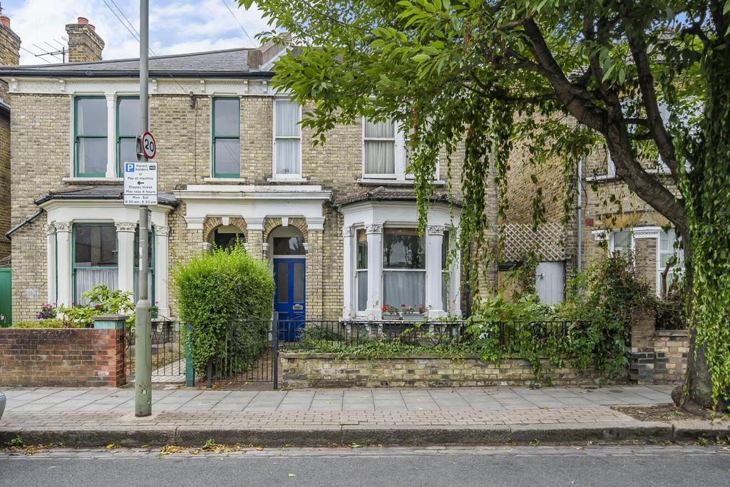 Sistova Road, Balham 1 bed flat - £600,000