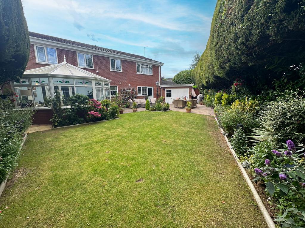 Rushwick Grove, Monkspath, Shirley... 6 bed detached house - £725,000