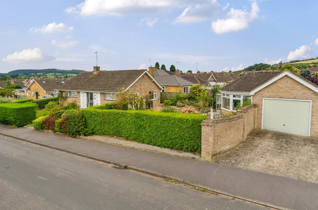 Godwin Road, Winchcombe, Cheltenham... 2 bed bungalow - £385,000