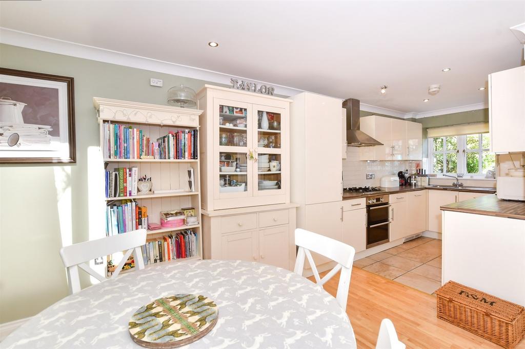 Loose Green, Maidstone, Kent 3 bed detached house - £380,000
