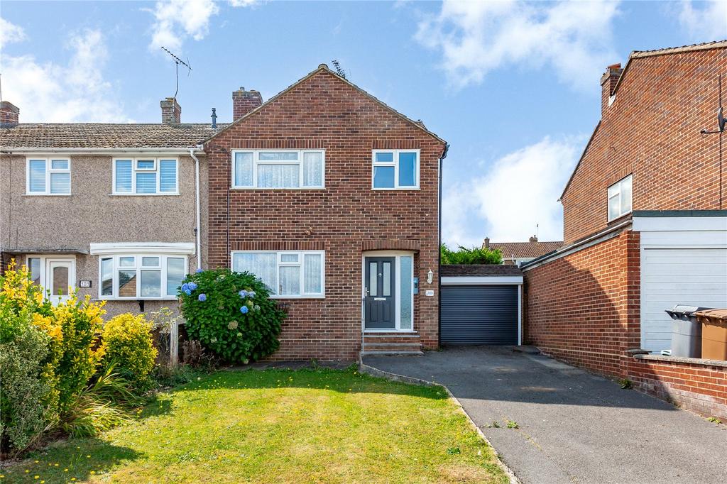 Lime Walk, Chelmsford, Essex, CM2 3 bed end of terrace house - £375,000