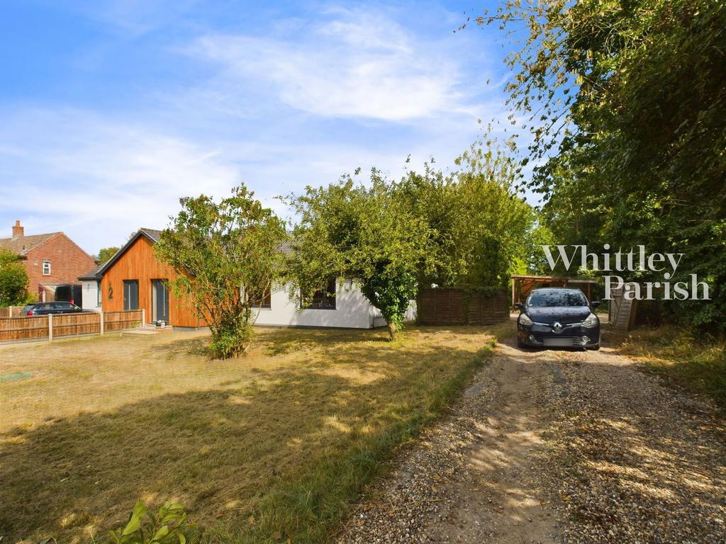 Chequers Lane, Saxlingham Nethergate... 3 bed semi-detached bungalow ...