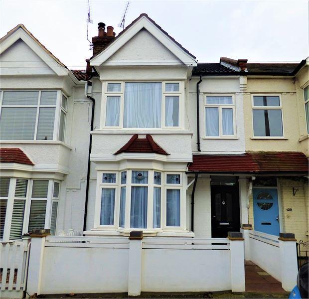 Southbourne Grove, Westcliff on Sea... 3 bed terraced house - £415,000