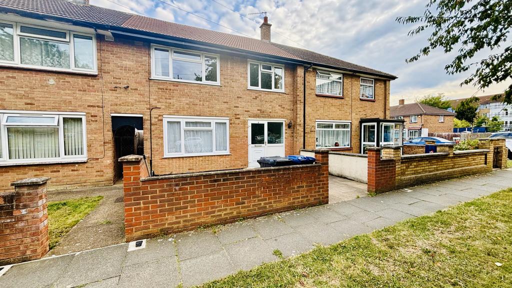 Hillary Road, Southall, UB2 3 bed terraced house - £515,000